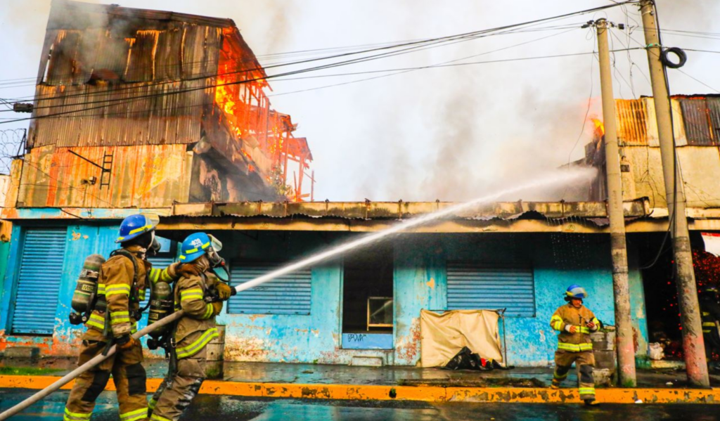 Incendios estructurales aumentan un 40% este 2024 - El Urbano News